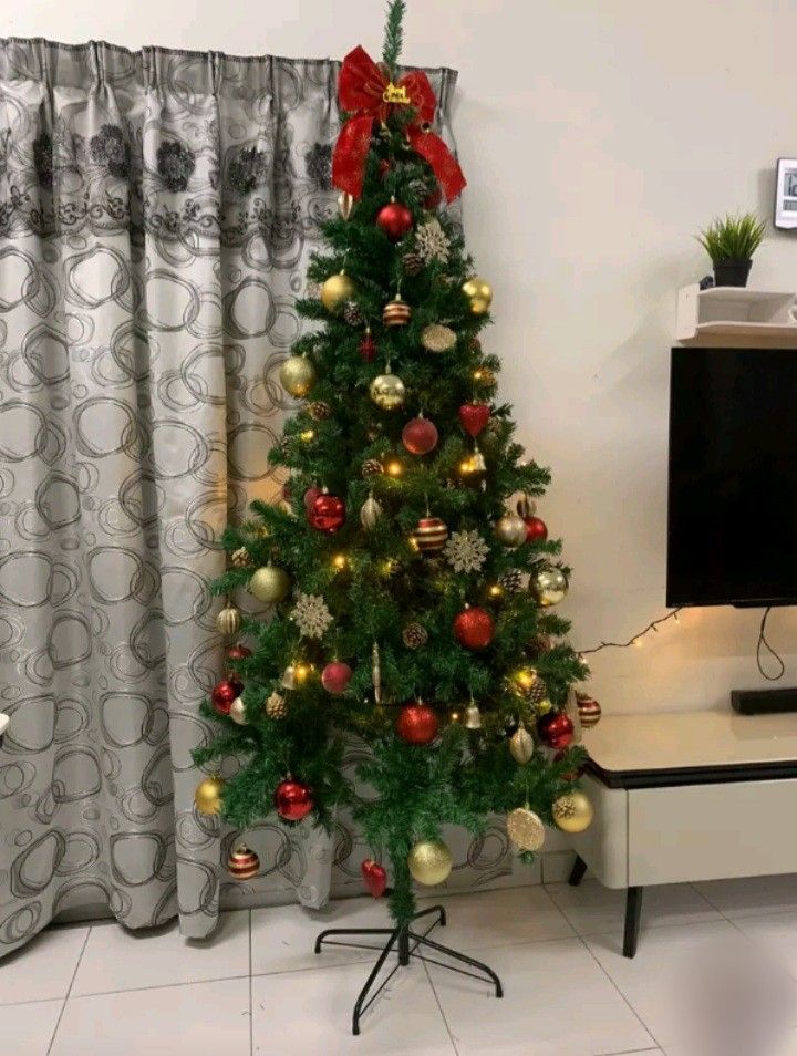 New 2.1m Christmas tree with Metal Leg, 210cm Big Tall Xmas tree, 7ft ...