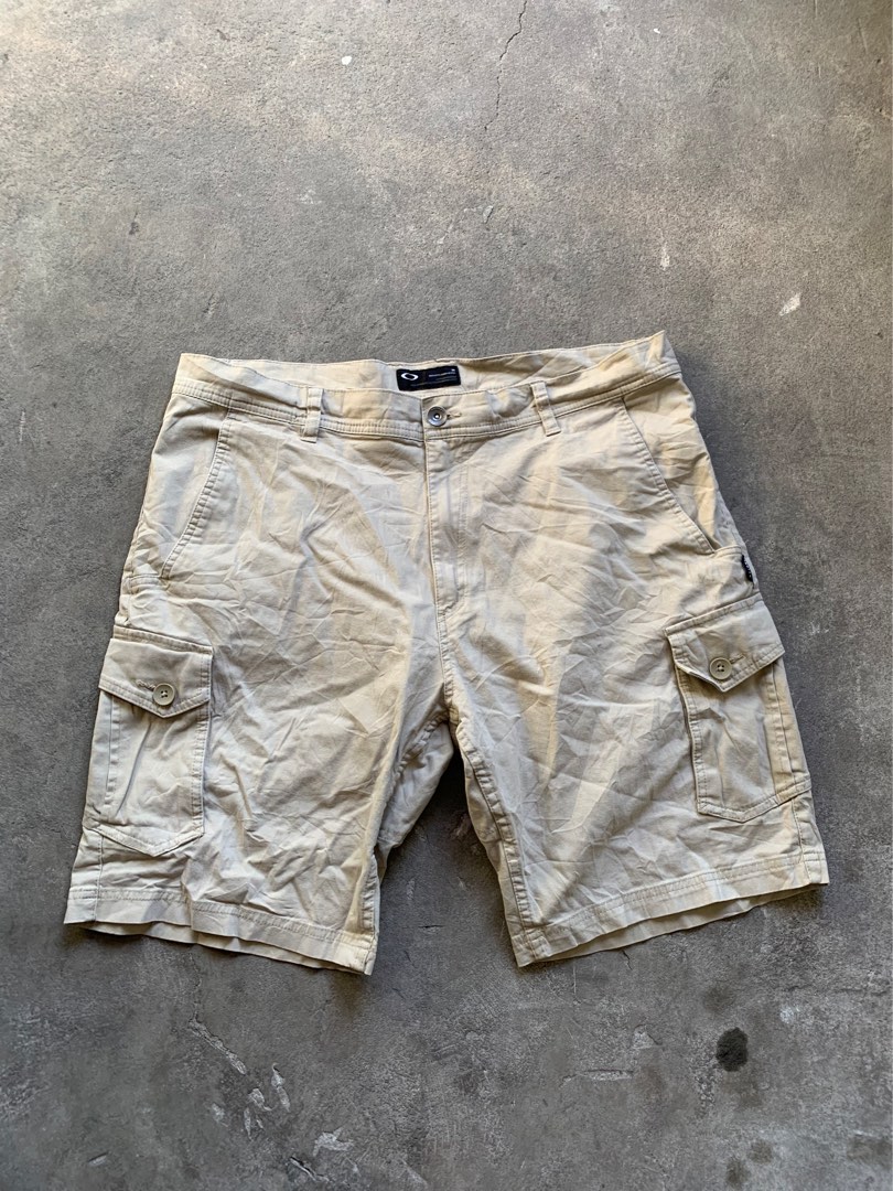 OAKLEY CARGO SHORTS, Men's Fashion, Bottoms, Shorts on Carousell