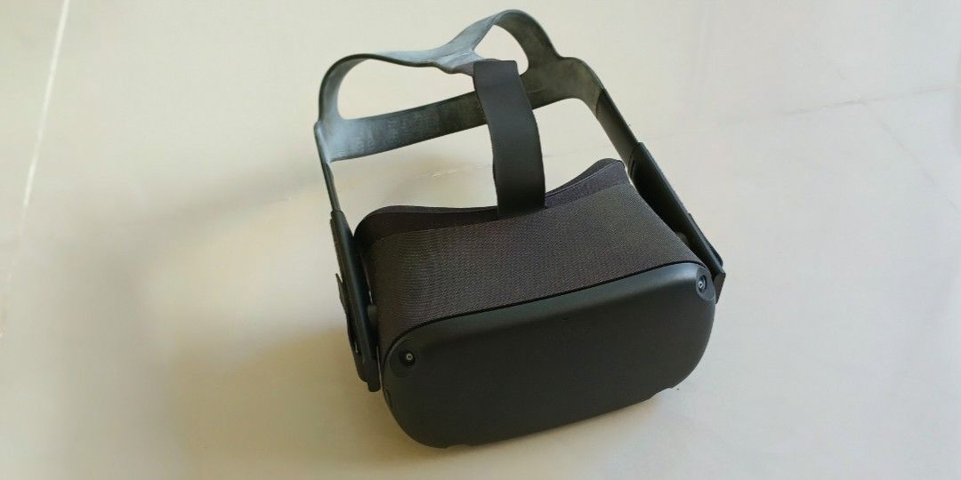 Oculus Quest 64GB VR gaming headset (perfect condition, original box ...