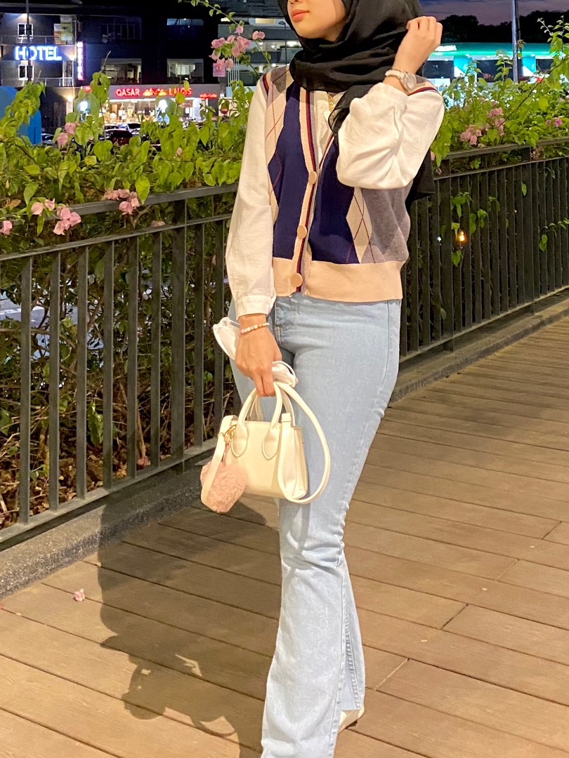 One set vest and bootcut jeans, Women's Fashion, Tops, Blouses on Carousell