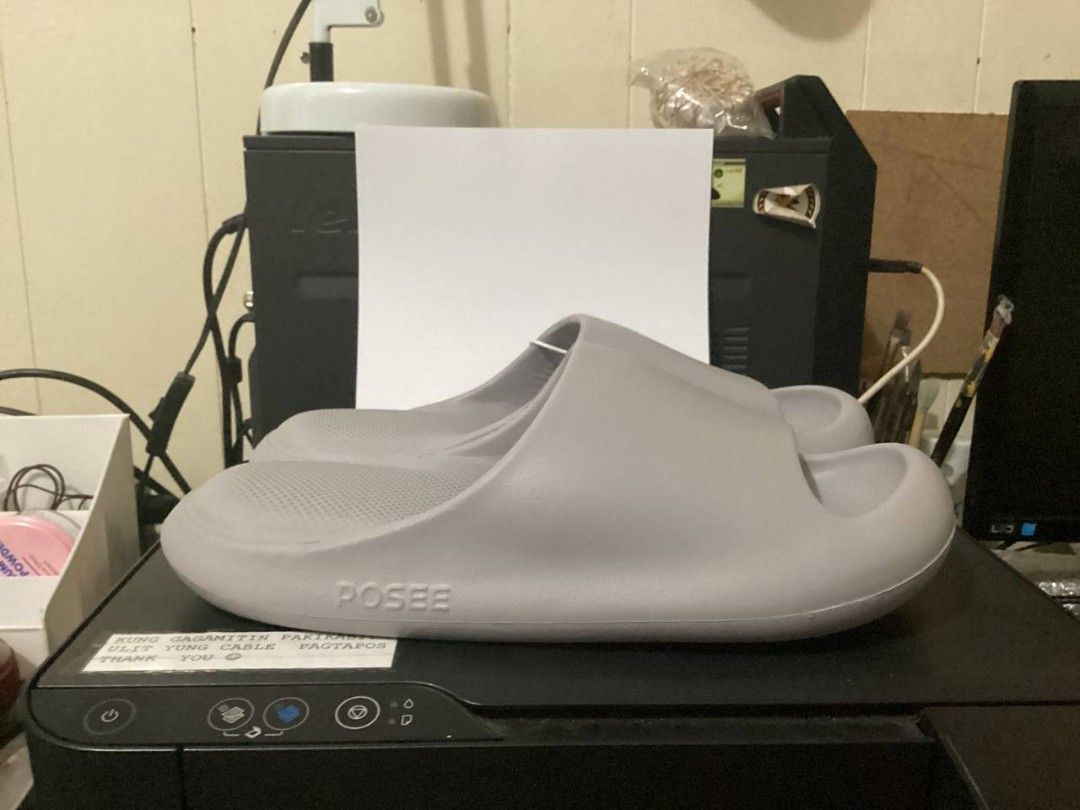 POSEE Slides Cat Claw, Men's Fashion, Footwear, Slippers & Slides on Carousell