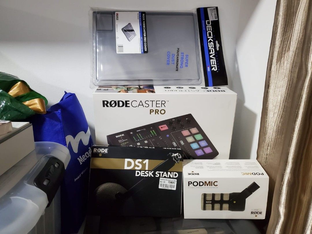 Rodecaster Pro V1 with Deck Cover + Rode Podmic + Rode Mic Stand + Mic ...