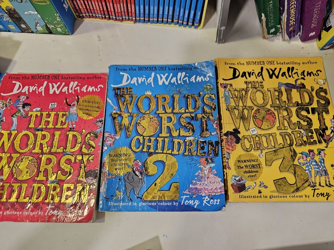 Set of 3 David Walliams books (The world's worst children), Hobbies ...