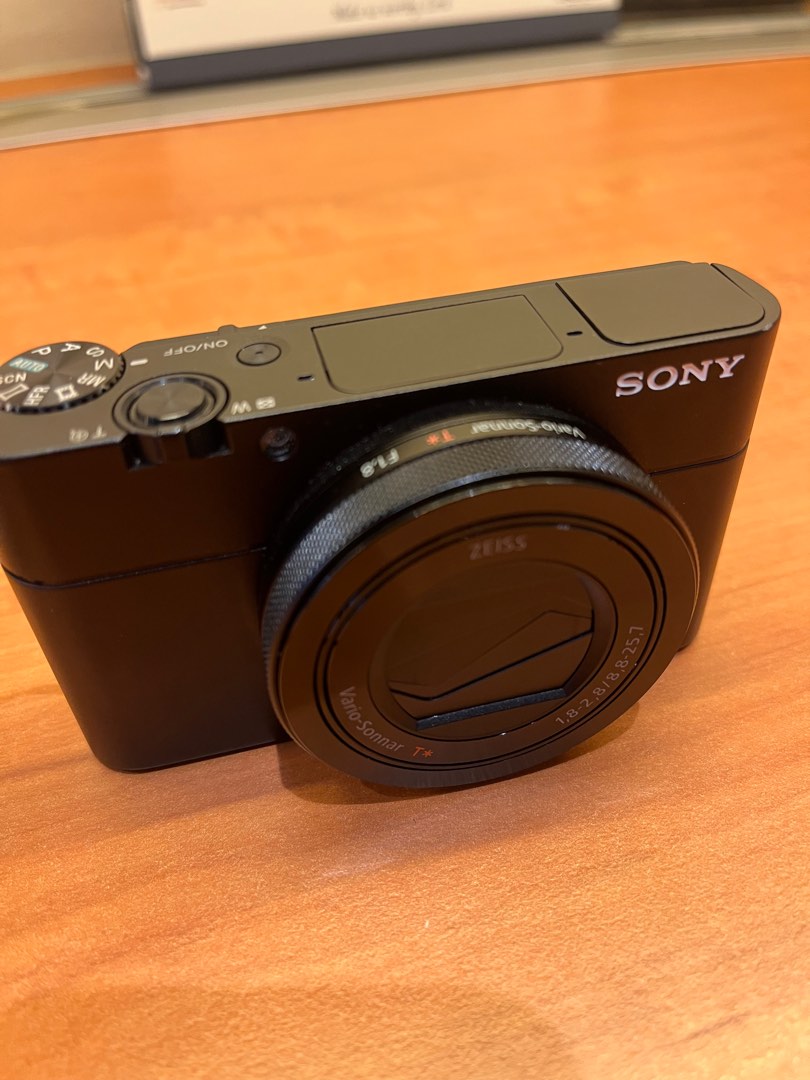 Sony RX100 V, Photography, Cameras on Carousell