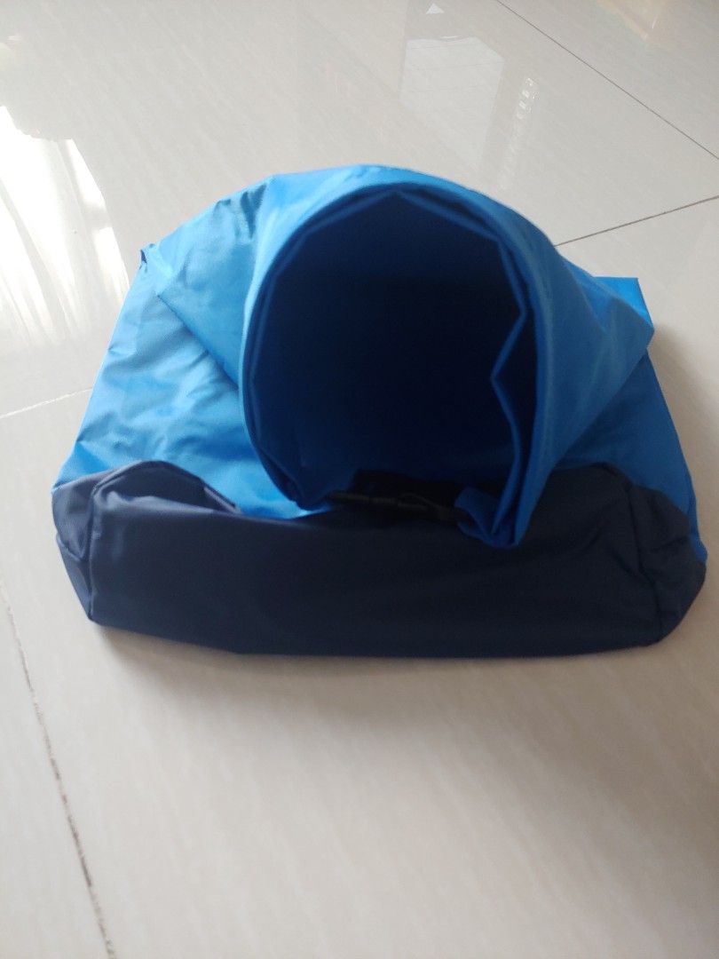 Standard Chartered Marathon 2023 bag, Men's Fashion, Bags, Sling Bags ...