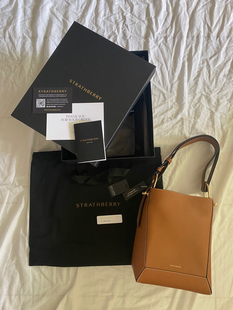 Strathberry Lana Midi Bucket in Tan with Vanilla Stitch (Brand new ...