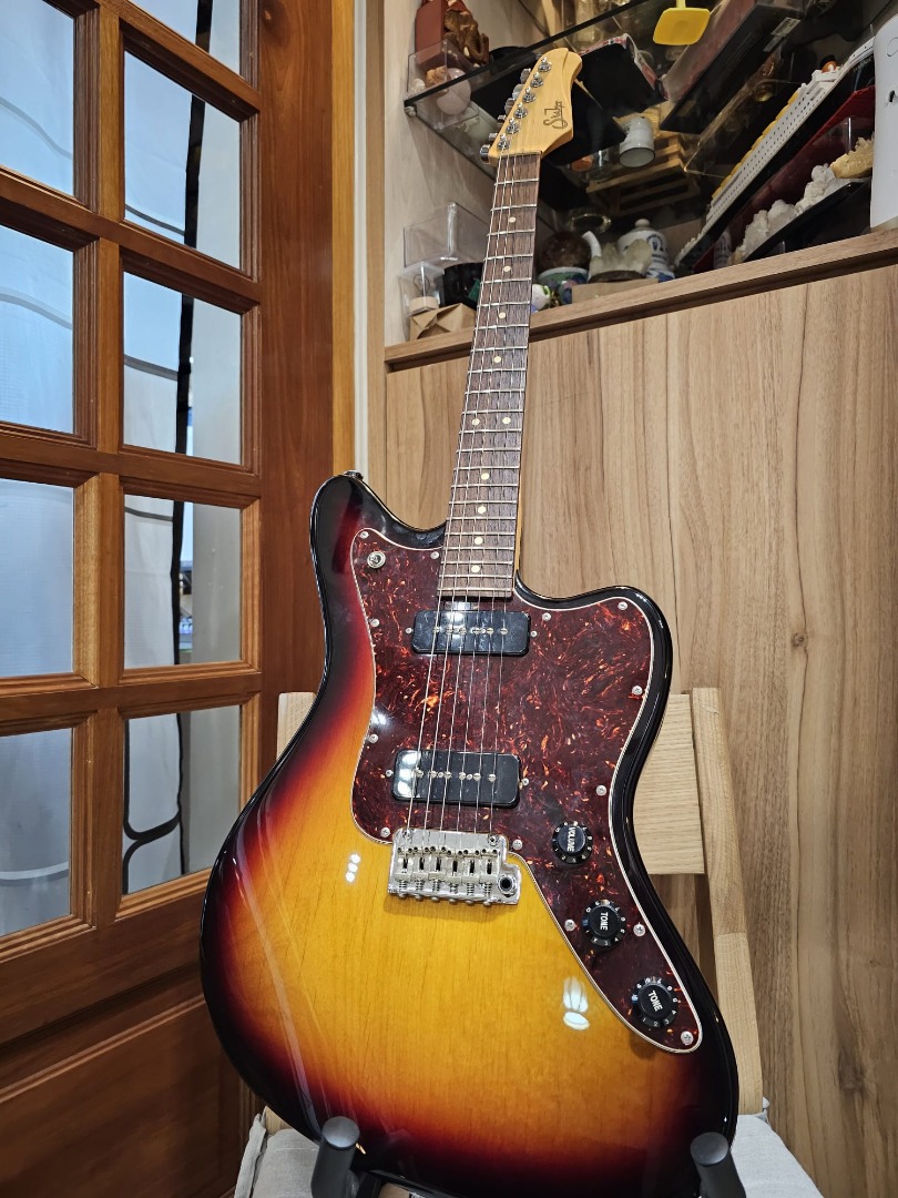 SUHR CLASSIC JM (Jazzmaster) Electric Guitar, Hobbies & Toys, Music ...