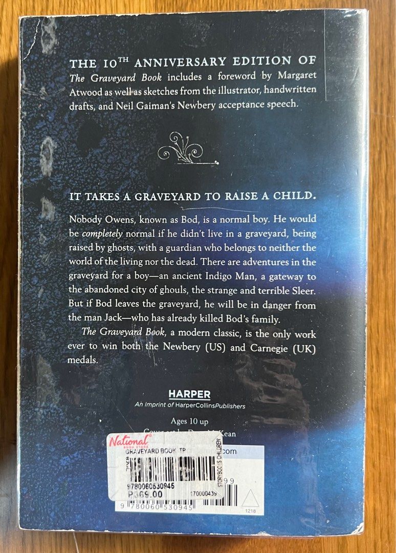 The Graveyard Book - Neil Gaiman, Hobbies & Toys, Books & Magazines ...