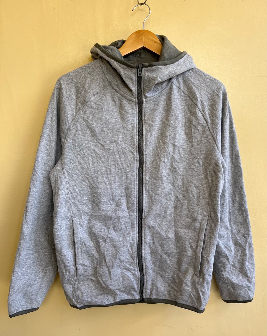 Uniqlo Block Tech Hoodie, Men's Fashion, Coats, Jackets and Outerwear ...