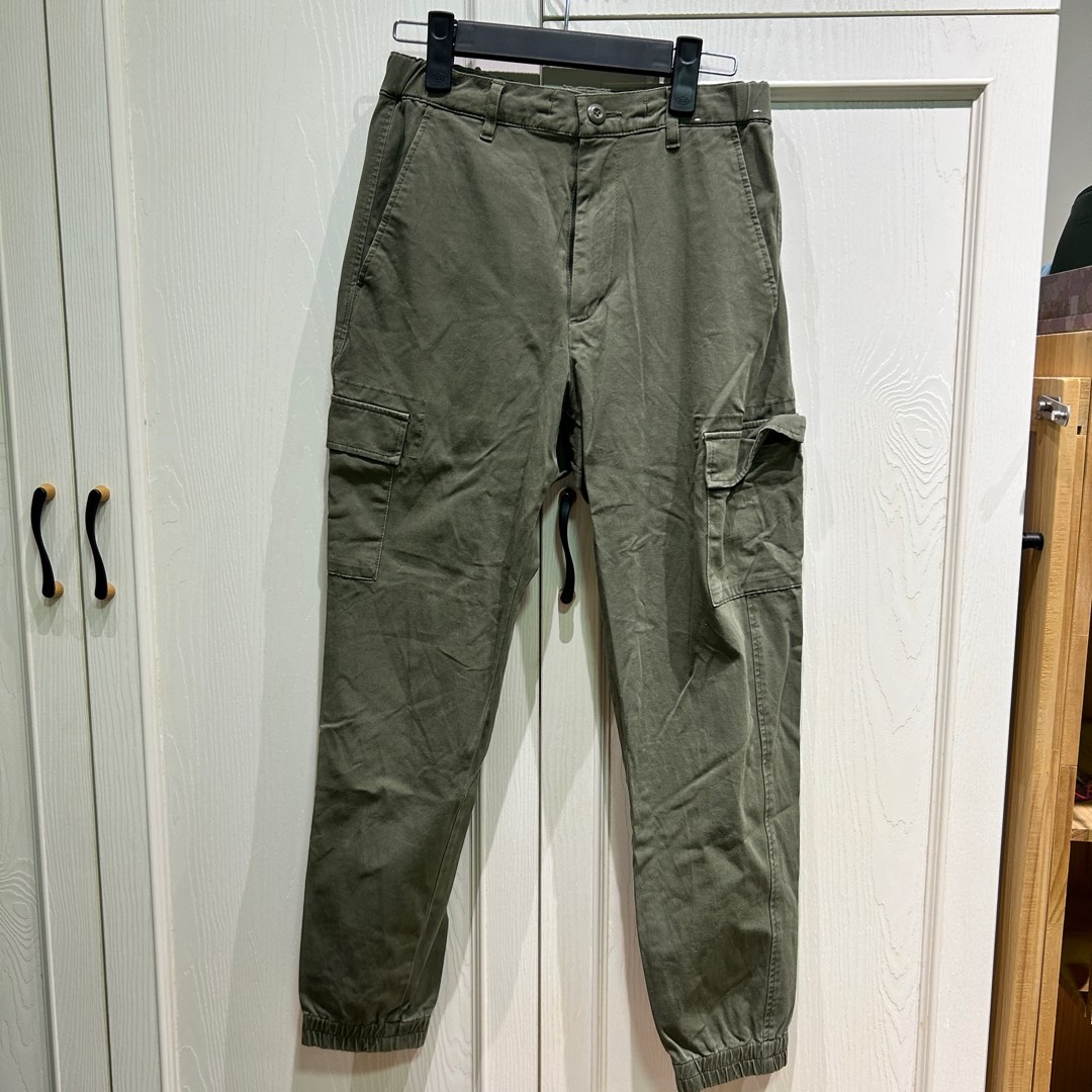 Uniqlo Cargo Pants, Men's Fashion, Bottoms, Trousers on Carousell