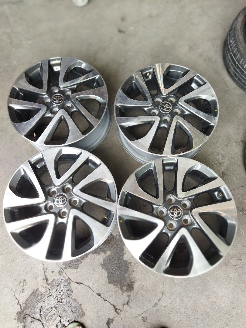 Velg Mobil oem original Toyota sienta type Q, Aksesoris Mobil di Carousell