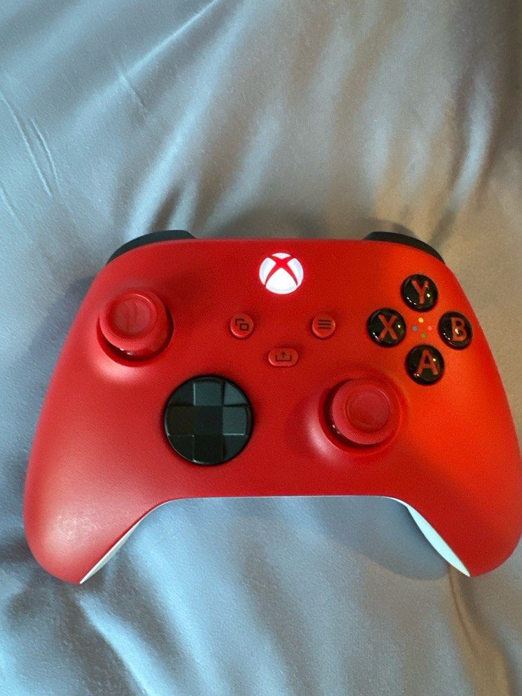 Xbox Series S c/w 1 extra Red Controller, Video Gaming, Video Game ...