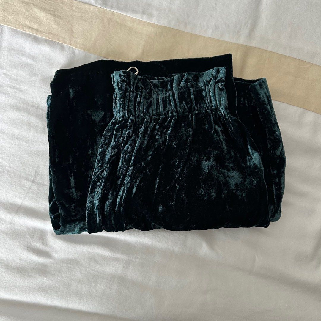 Zara Trafaluc - Green Velvet Trousers, Fesyen Wanita, Pakaian Wanita ...