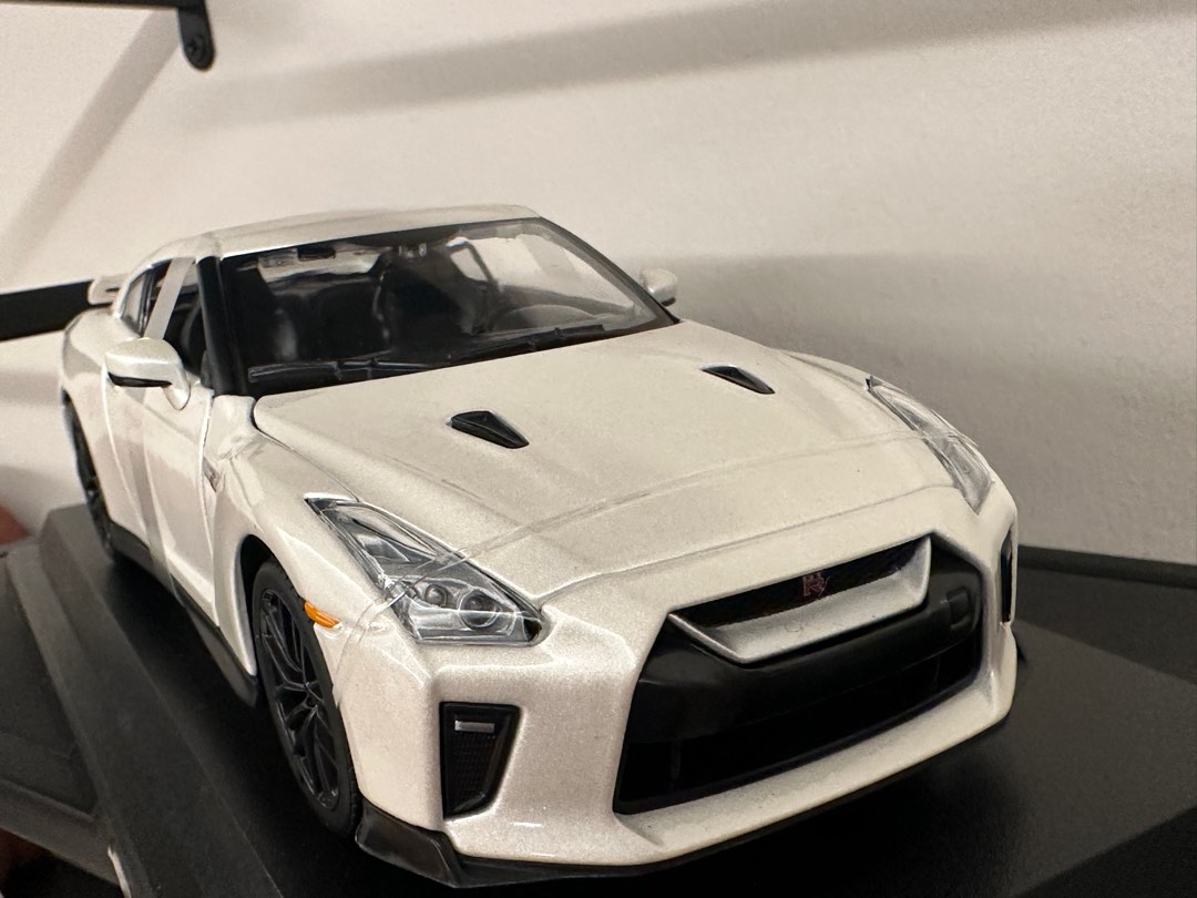 1:24 Nissan GT-R R35 Diecast, Hobbies & Toys, Toys & Games on Carousell