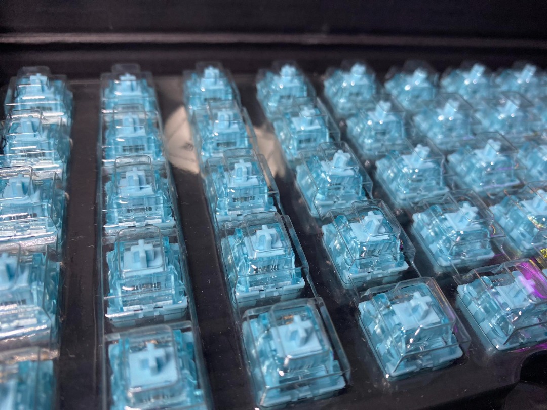 Akko v3 cream blue switches handlubed, Computers & Tech, Parts ...