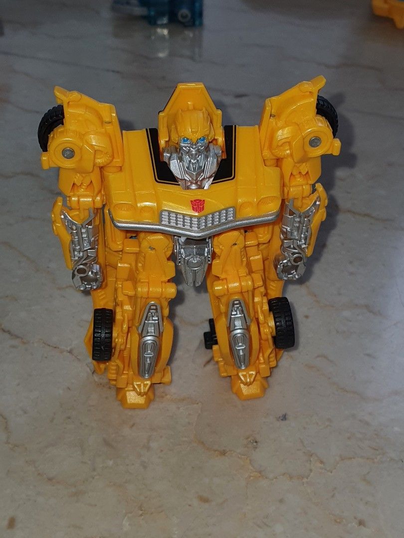 Bumble bee transformer, Hobbies & Toys, Toys & Games on Carousell