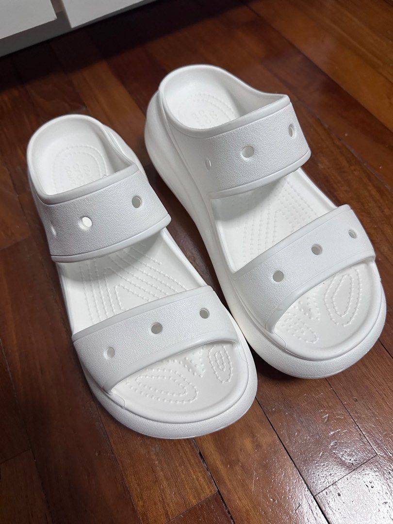 Crocs crush sandals size W8, Women's Fashion, Footwear, Sandals on ...