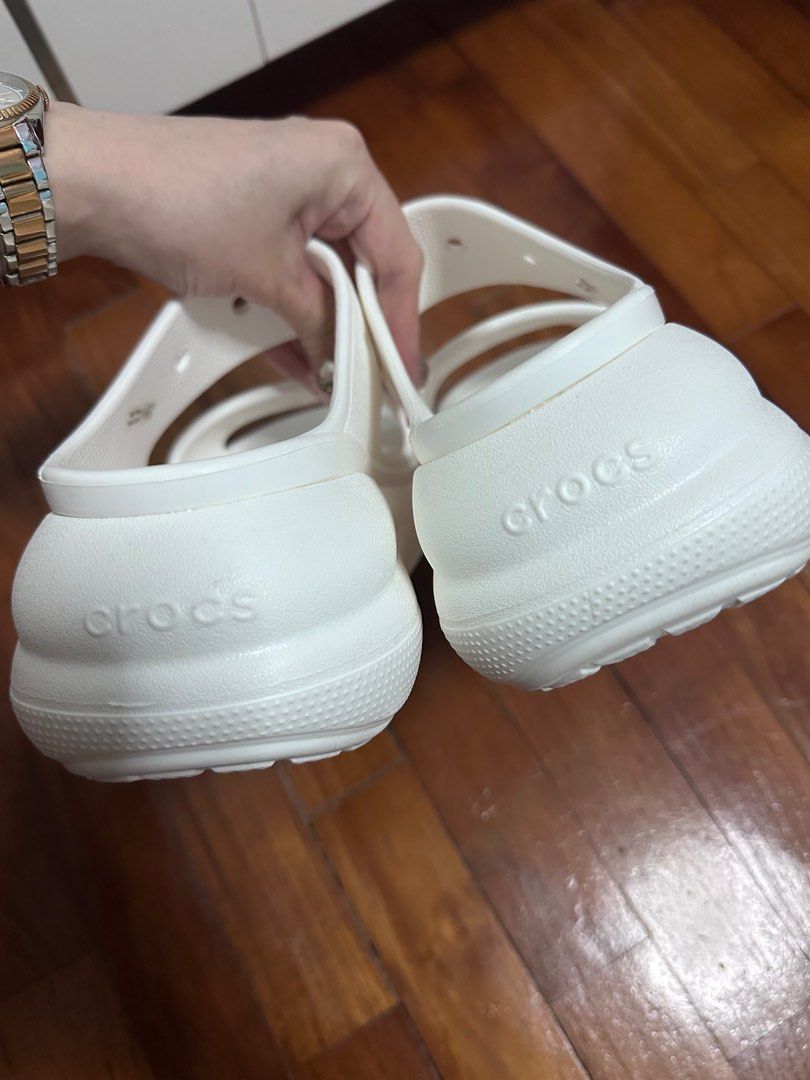 Crocs crush sandals size W8, Women's Fashion, Footwear, Sandals on ...