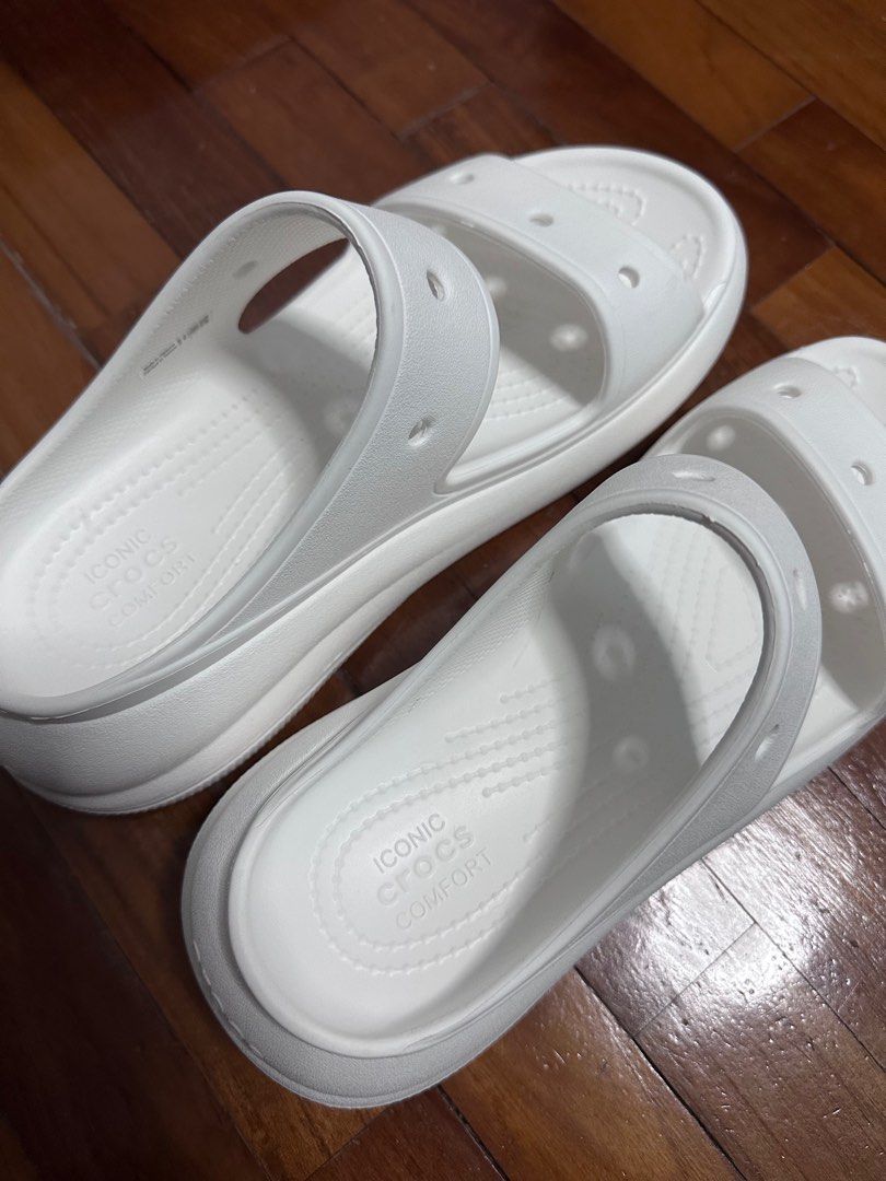Crocs crush sandals size W8, Women's Fashion, Footwear, Sandals on Carousell