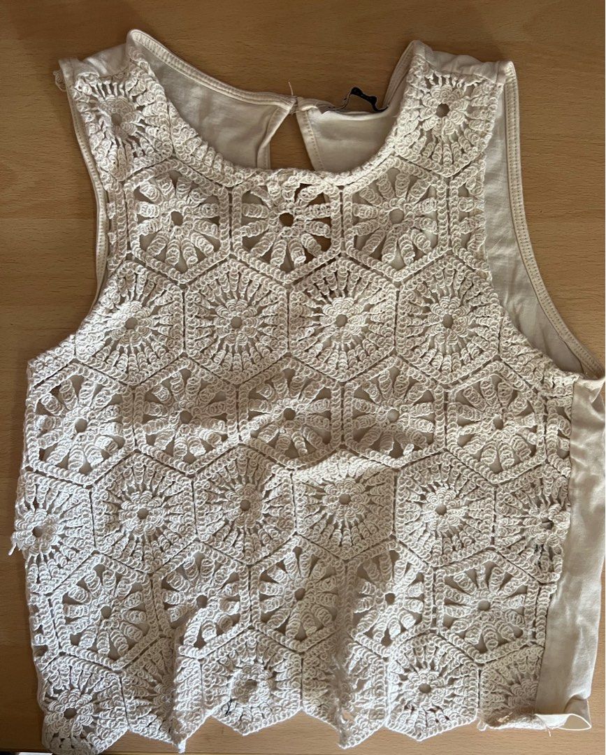 Crotchet design top, Women's Fashion, Tops, Sleeveless on Carousell