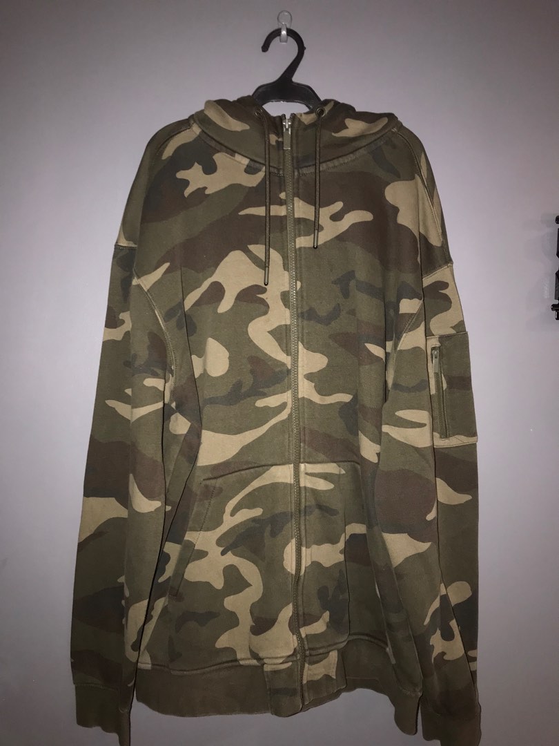 CSG. Camo XL, Men's Fashion, Tops & Sets, Hoodies on Carousell