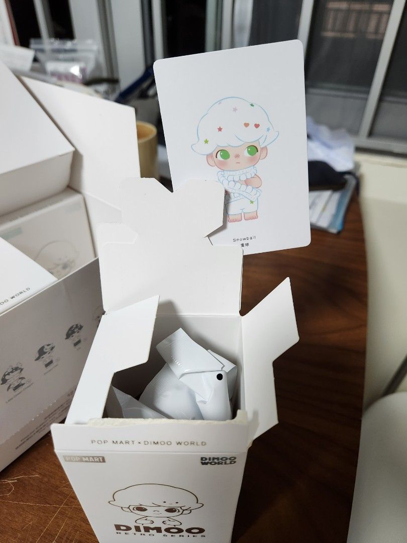 Dimoo retro series snowball, 興趣及遊戲, 玩具 & 遊戲類 - Carousell