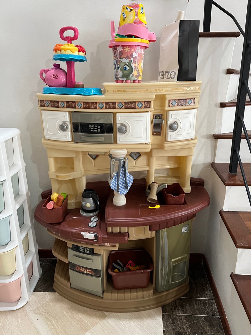 Free kids step2 kitchen, Babies & Kids, Infant Playtime on Carousell