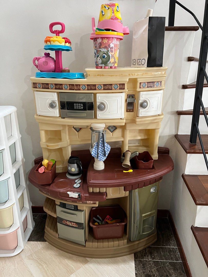 Free kids step2 kitchen, Babies & Kids, Infant Playtime on Carousell