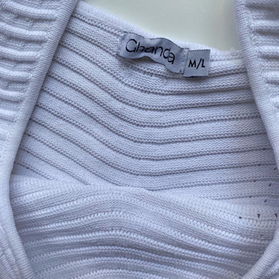 Ghanda White Tank Top, Women's Fashion, Tops, Sleeveless on Carousell