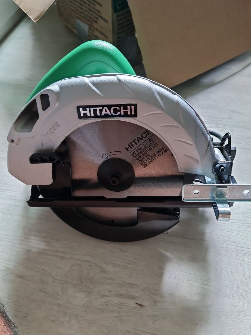Hitachi Cutting Machine. With one cutting wheel., Furniture & Home ...