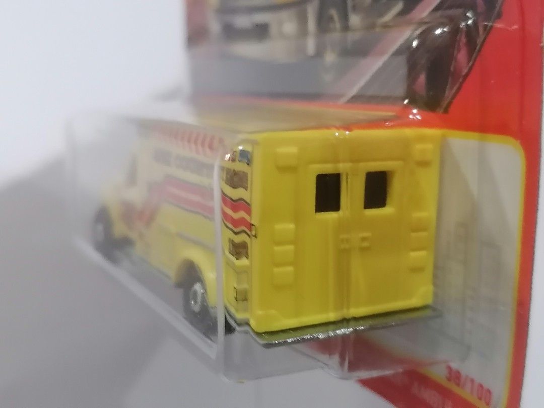 Matchbox 2023 MBX Metro International Workstar Ambulance - Yellow ...