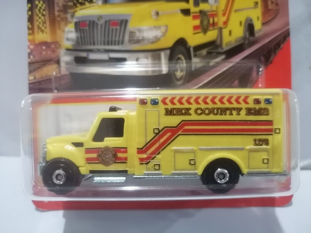 Matchbox 2023 MBX Metro International Workstar Ambulance - Yellow ...