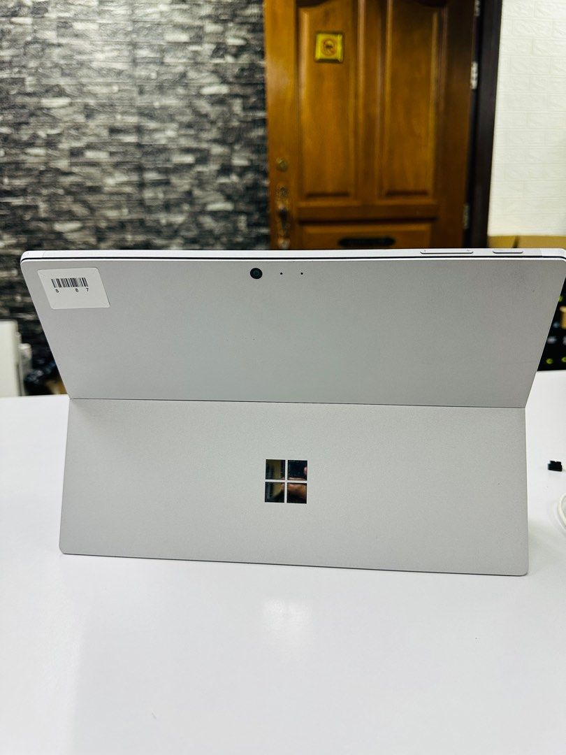 Microsoft Surface Pro 5 core i7-7660U RAM:16GB SSD:512GB with keyboard ...