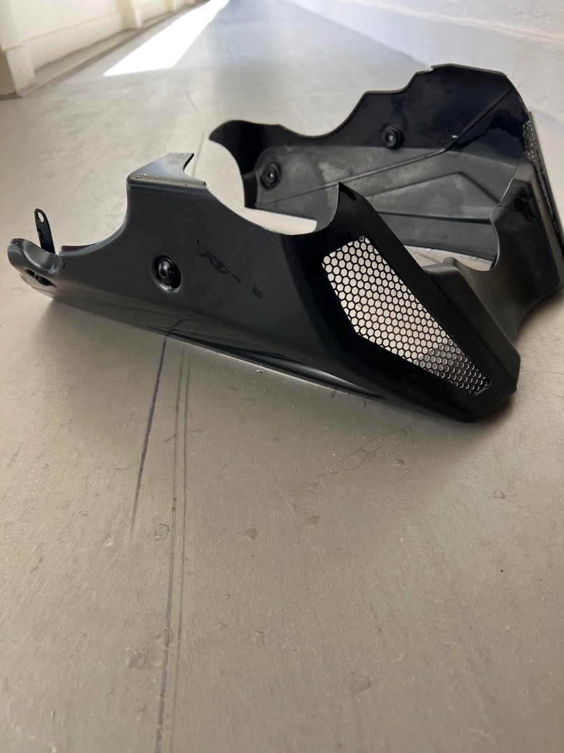 Mt-09 V3 ermax belly pan (black), Motorcycles, Motorcycle Accessories ...