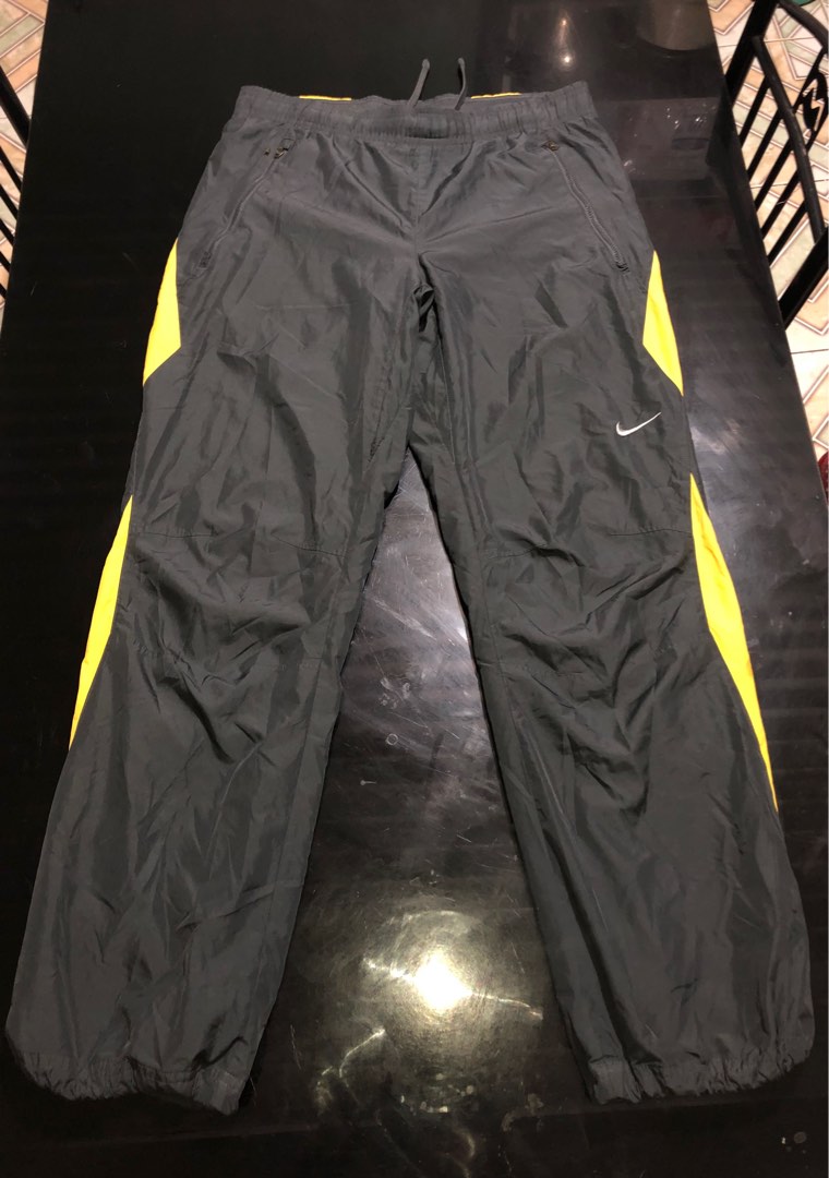 Nike 90's trackpants , Men's Fashion, Bottoms, Joggers on Carousell