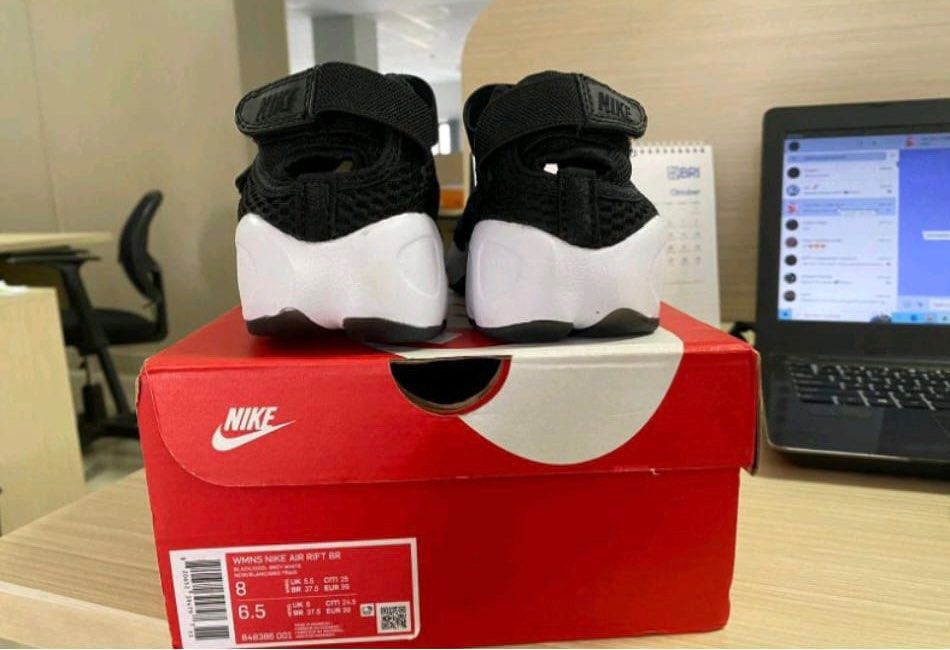 NIKE AIR RIFT, Fesyen Wanita, Sepatu di Carousell