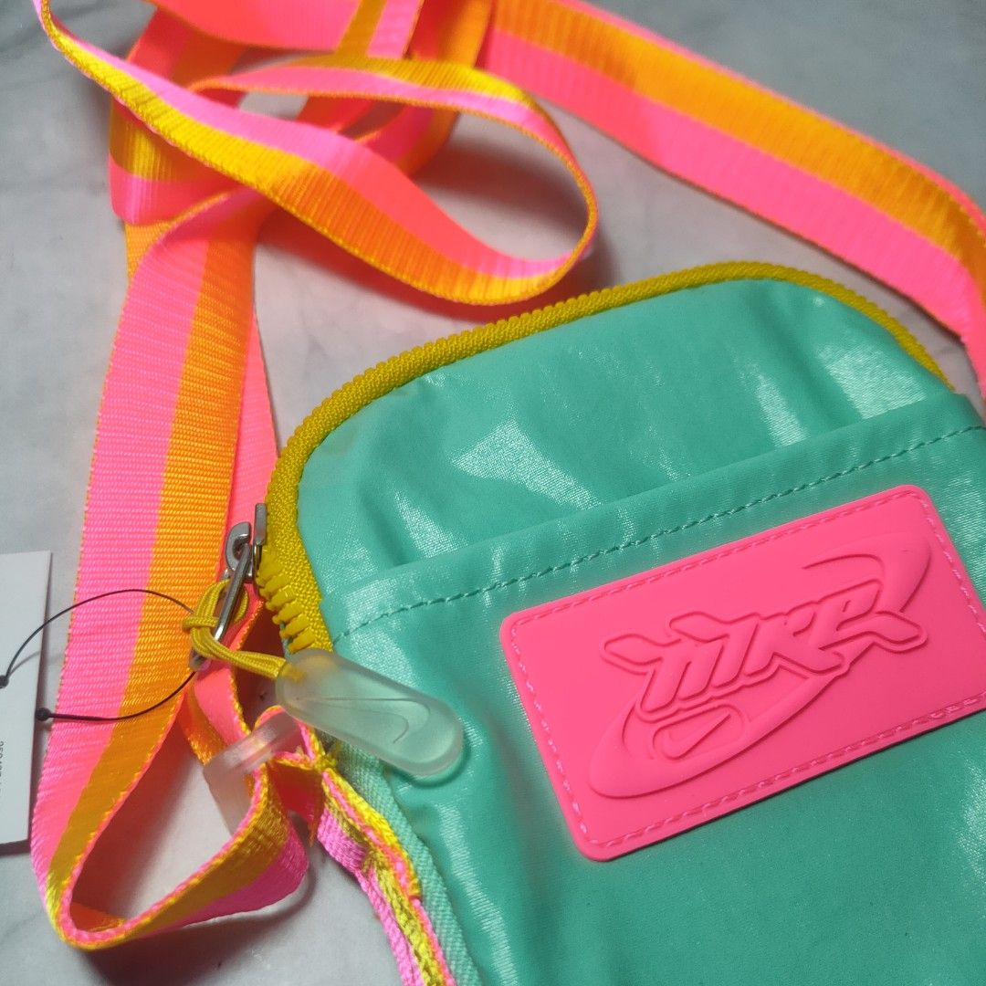 Nike Heritage Small Crossbody Bag Emerald Rise Hyper Pink Sling Bag ...