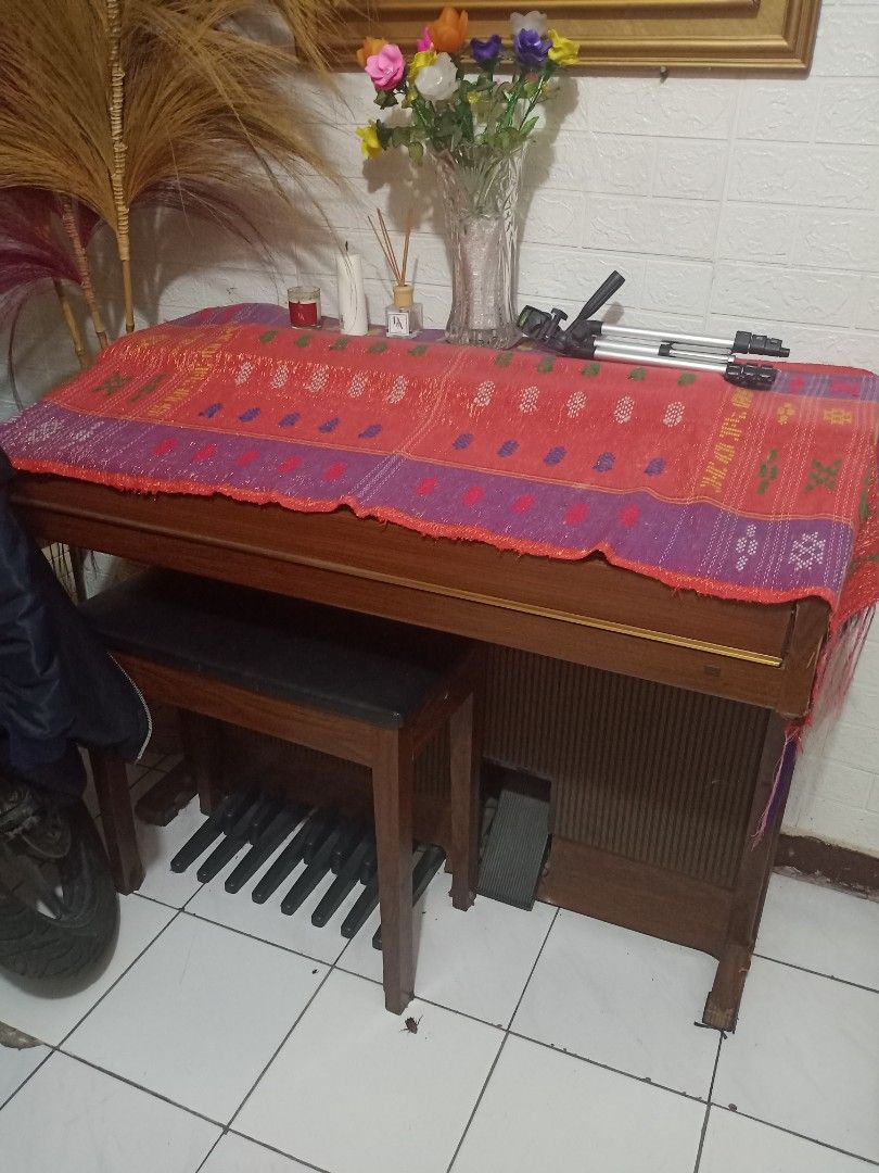 Organ keyboard Yamaha Electone ME-100, Musik & Media, Alat di Carousell