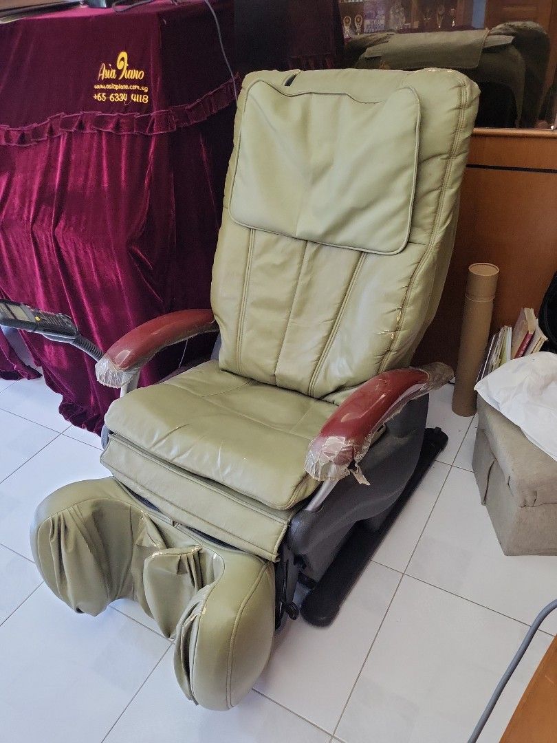 Osim Massage Chair, Health & Nutrition, Massage Devices on Carousell