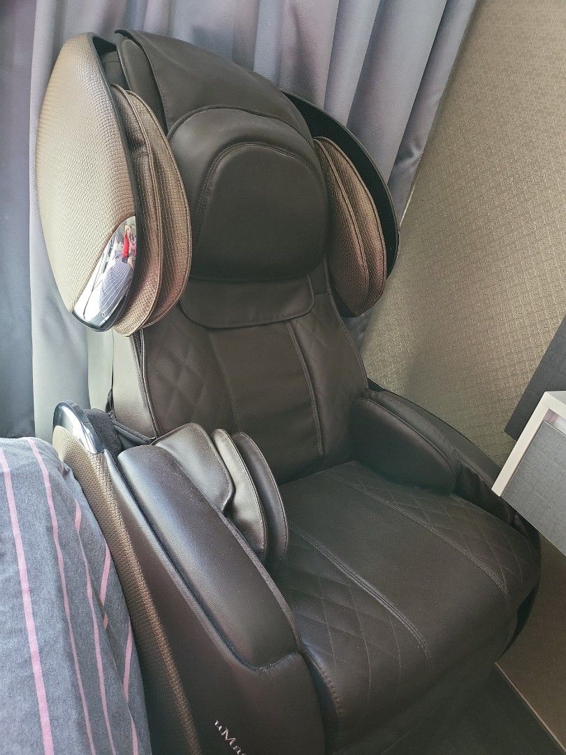 OSIM Umagic massage chair, Health & Nutrition, Massage Devices on Carousell