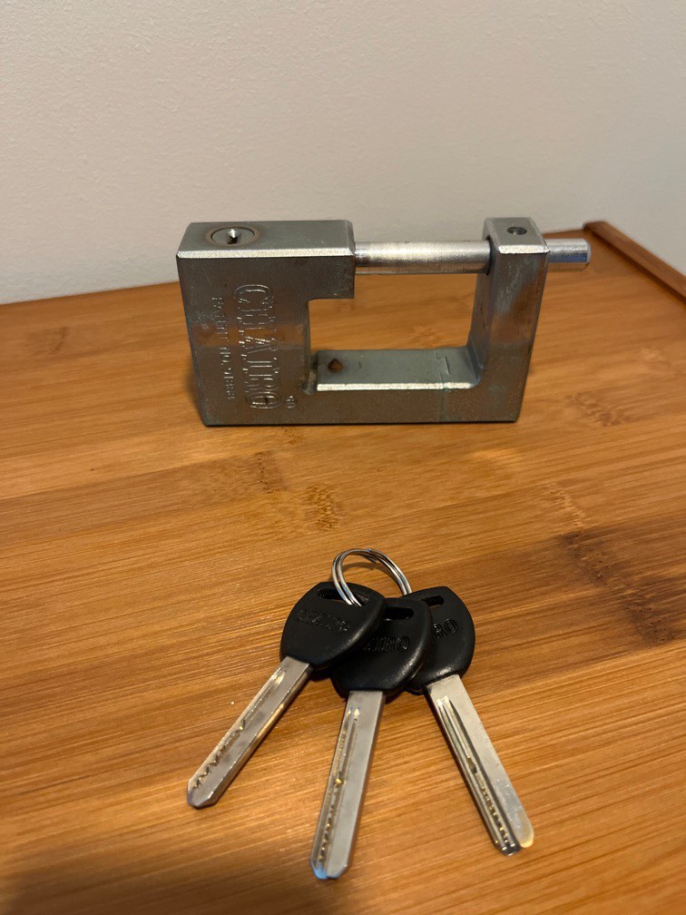 Parented Padlock - Chairo, Furniture & Home Living, Security & Locks ...