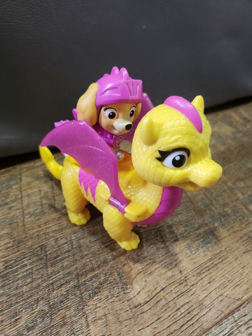 Paw Patrol - Skye & Dragon Scorch, Hobbies & Toys, Toys & Games on ...