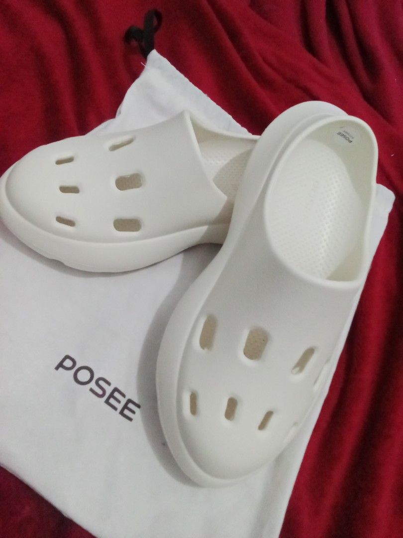 POSEE, Men's Fashion, Footwear, Slippers & Slides on Carousell