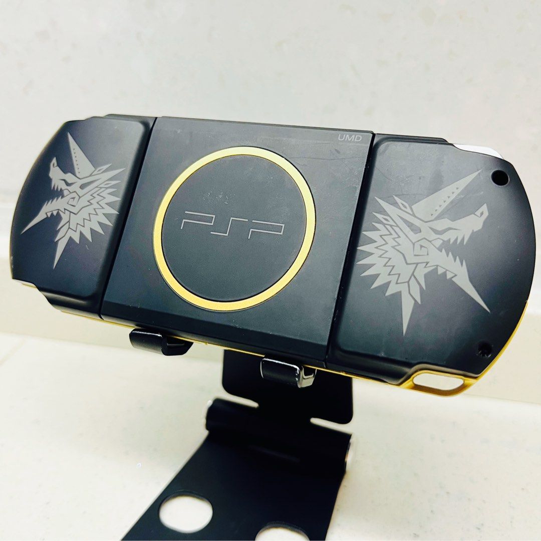 PSP-3000 Monster Hunter 版 黑金色 64gb, 電子遊戲, 電子遊戲機, PlayStation - Carousell