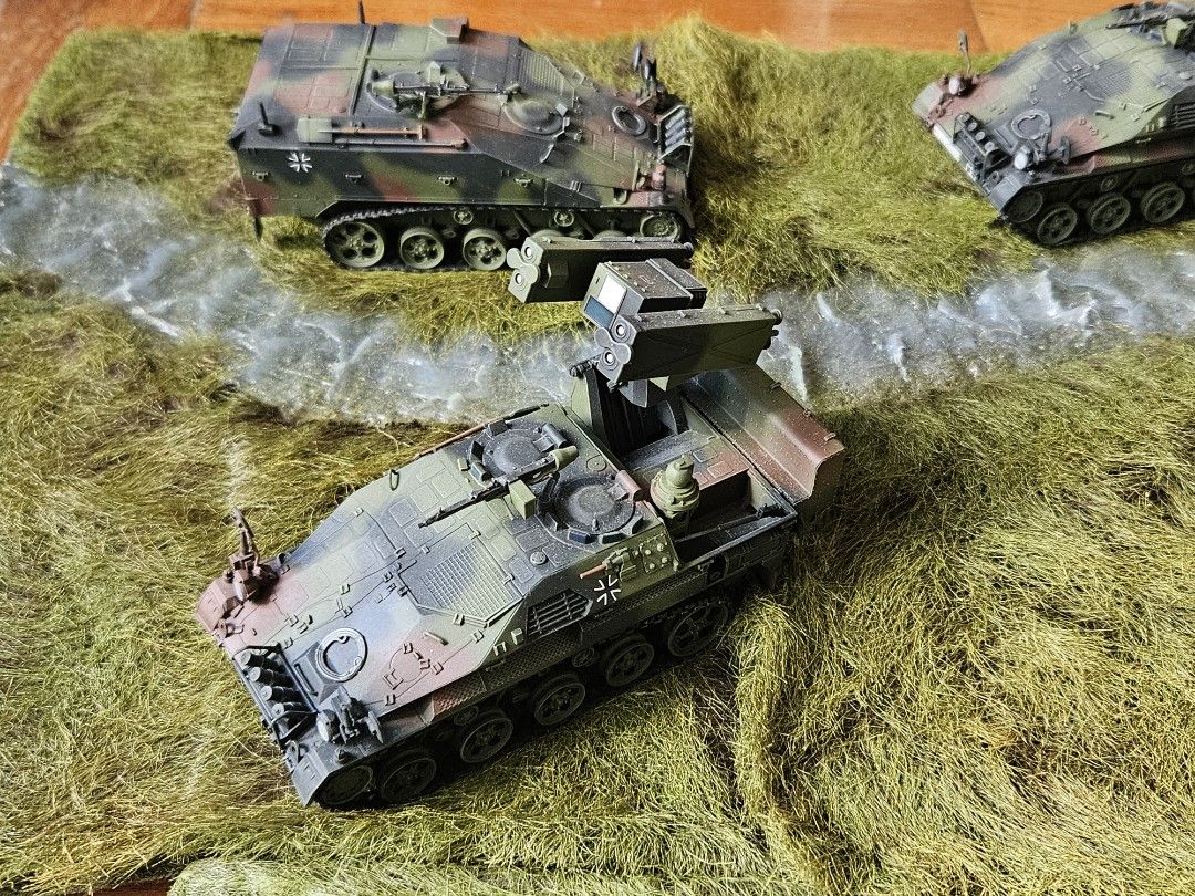 Revell 1:35 scale #03205 WIESEL 2 LeFlaSys (Ozelot & AFF & BF/UF ...