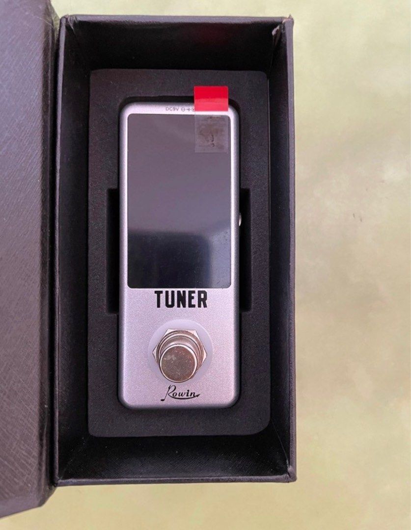 Rowin Mini Pedal Guitar Tuner, Hobbies & Toys, Music & Media, Music ...