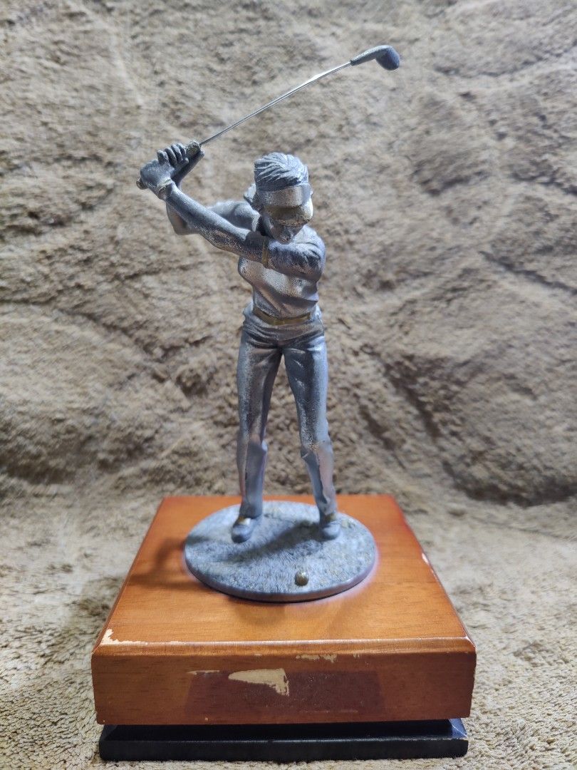 Royal Selangor Pewter - Female Golfer Statue, Hobbies & Toys ...