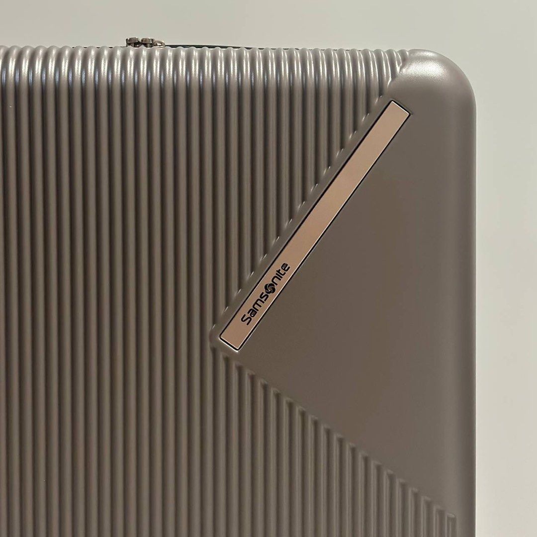 Samsonite Zeltus 69cm Spinner Expandable Luggage with Built-in Scale ...