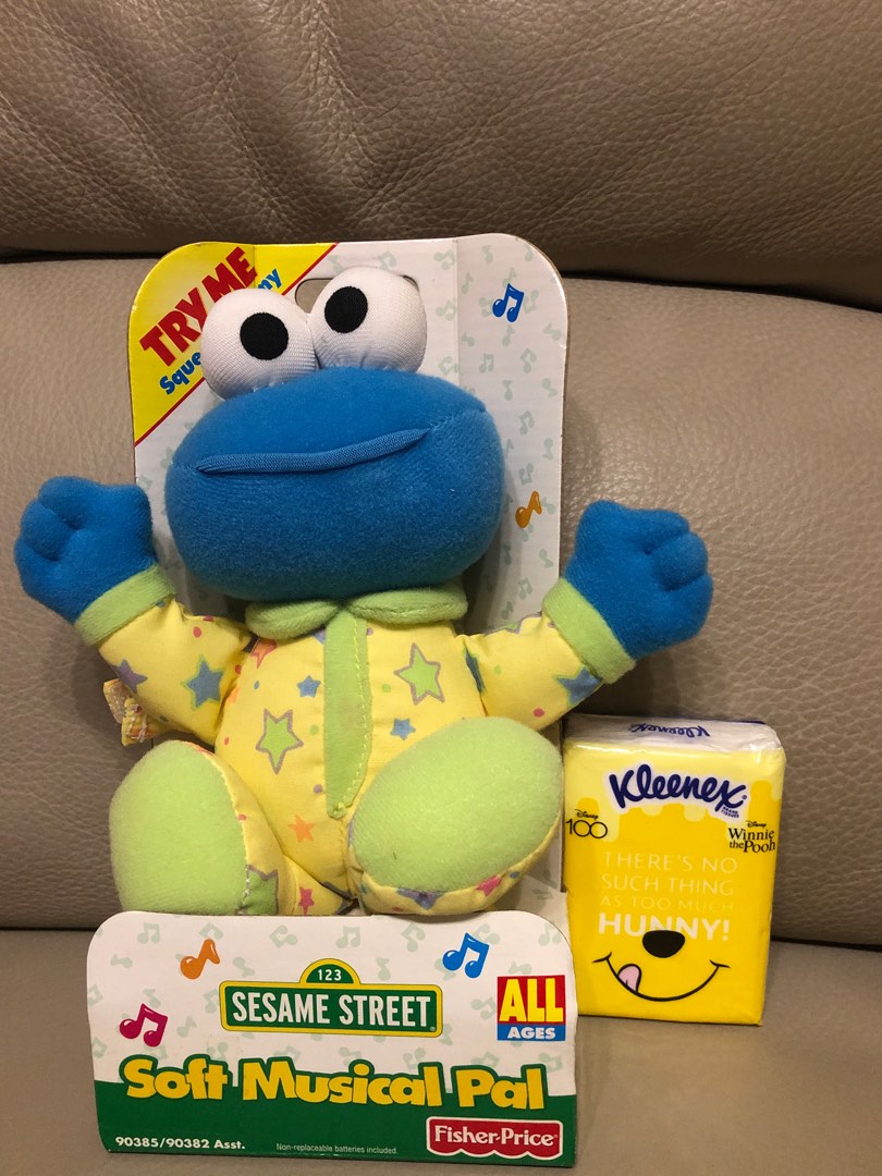 Sesame Street soft musical pal, 興趣及遊戲, 玩具 & 遊戲類 - Carousell