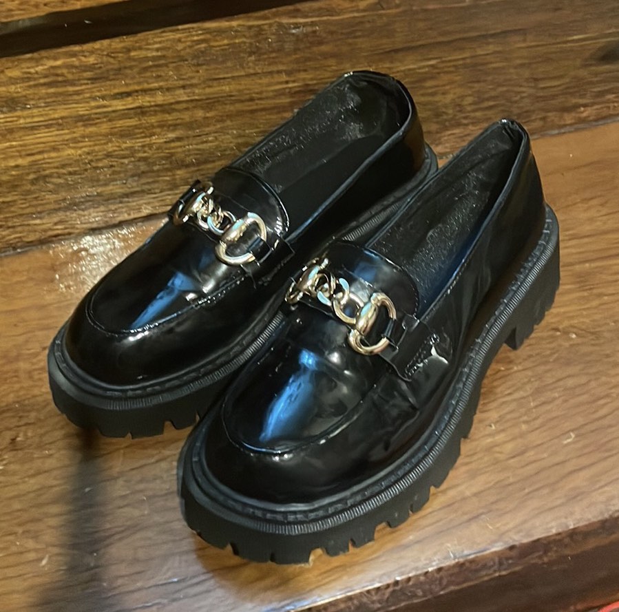 Shein Shiny Loafers, Women's Fashion, Footwear, Loafers on Carousell
